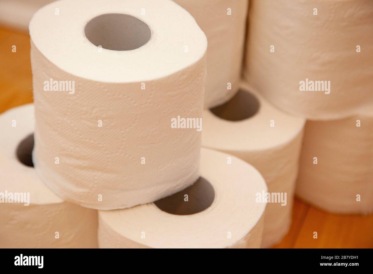 Pretty toilet paper hi-res stock photography and images - Alamy