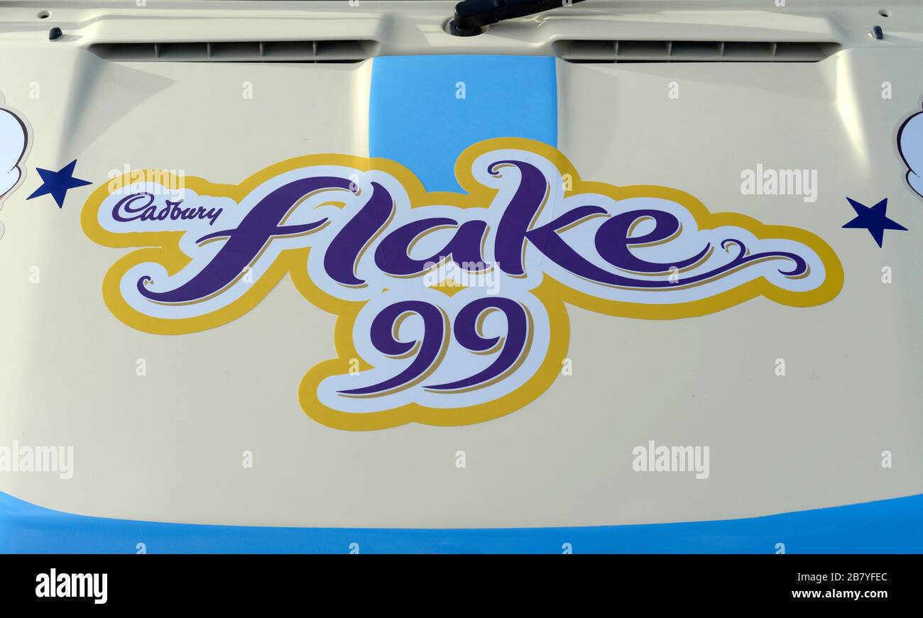 Cadbury flake advert hi-res stock photography and images - Alamy