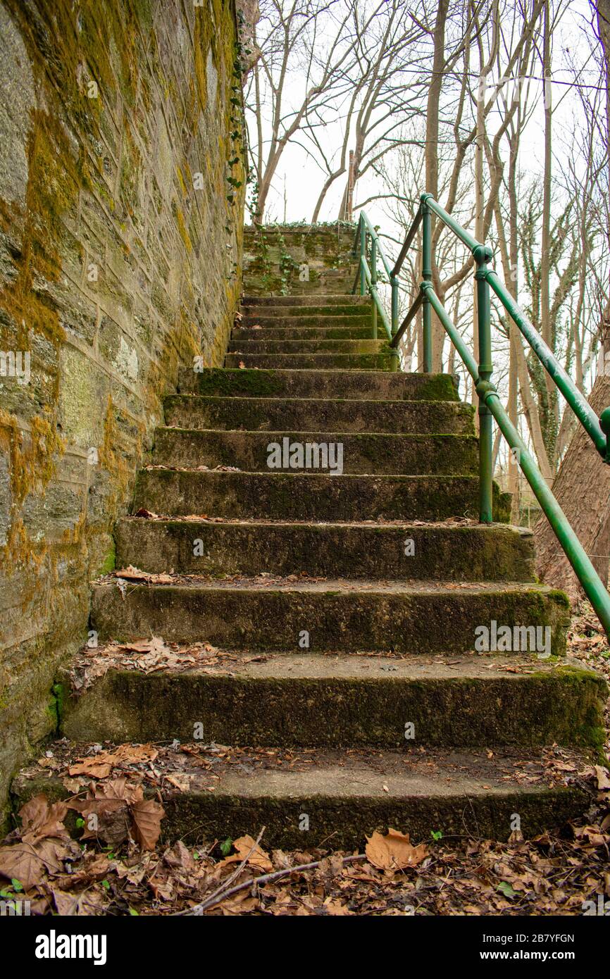 Green railing hi-res stock photography and images - Alamy
