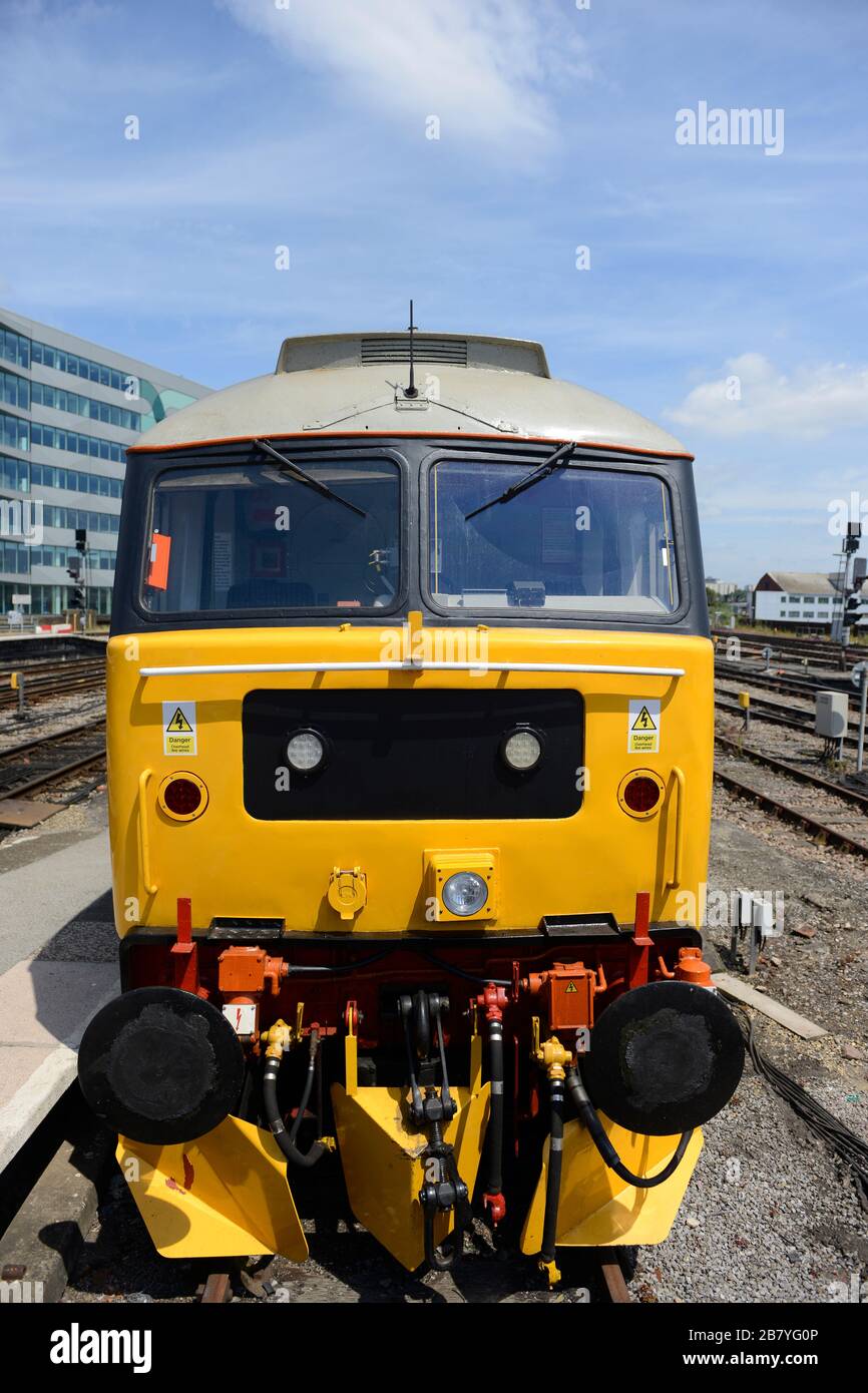 Class 47 diesel locomotive hi-res stock photography and images - Alamy