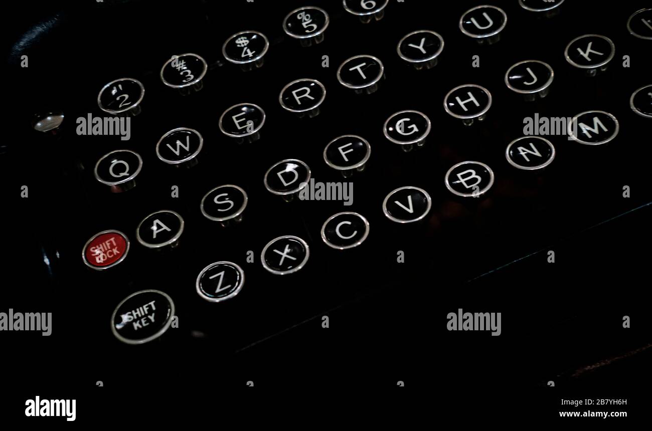 Keys on typewriter Stock Photo - Alamy