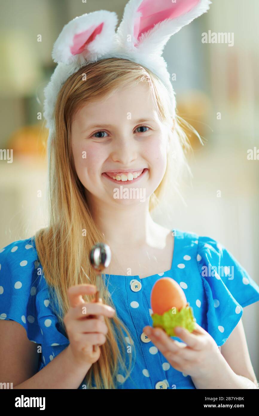 Egg gr hi-res stock photography and images - Alamy