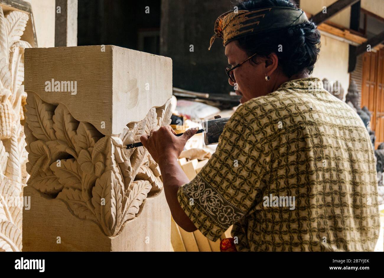 Hammer Chisel Sculptor Stone High Resolution Stock Photography and ...