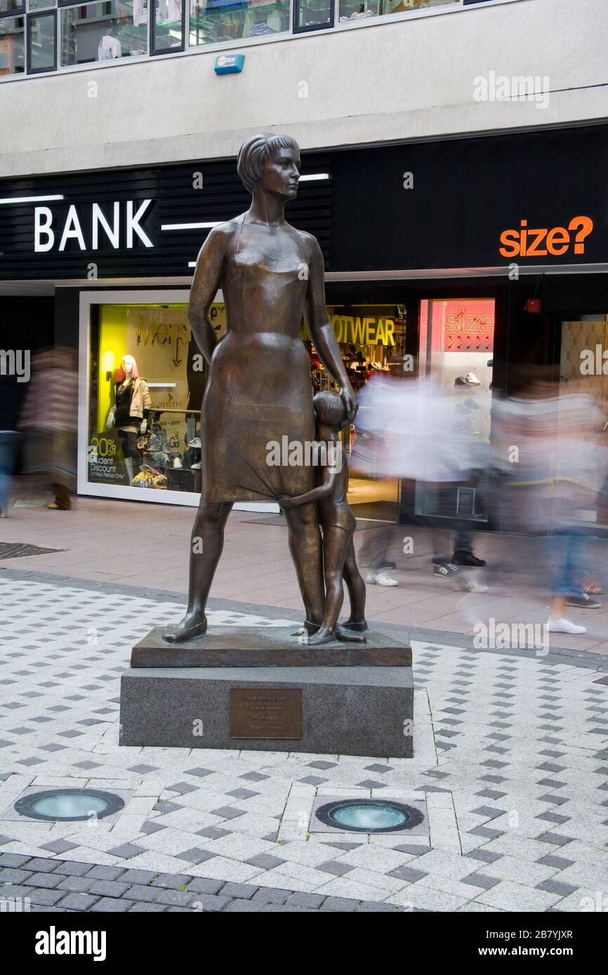Mother & Son sculpture by Robert Thomas on Queen Street, Cardiff City ...