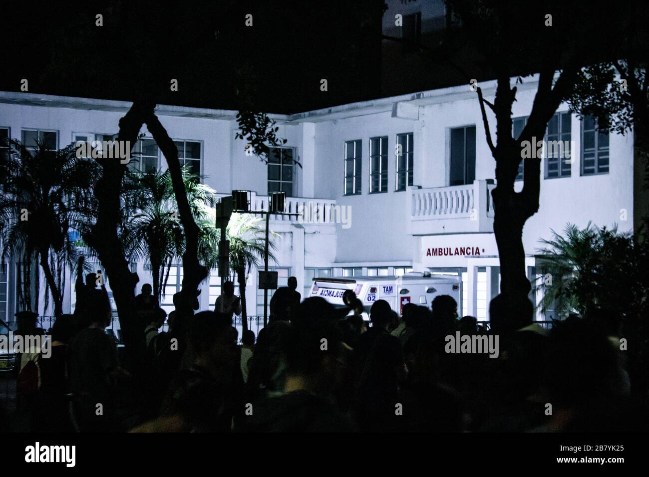 Doctor hospital outside walk hi-res stock photography and images - Alamy
