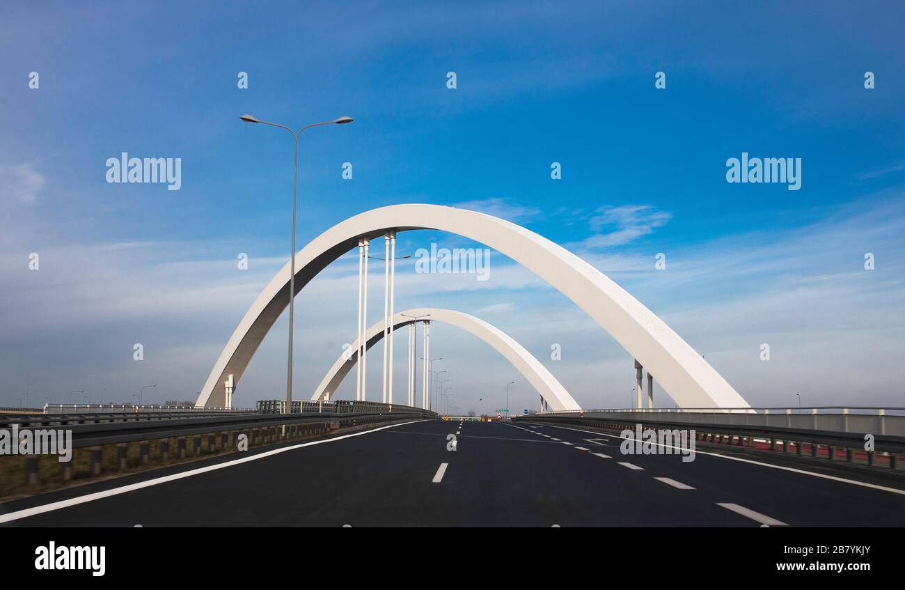 Architecture viaduct expressway hi-res stock photography and images - Alamy