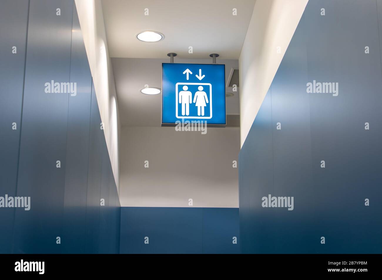 Corridor hotel interior tiles hi-res stock photography and images - Alamy