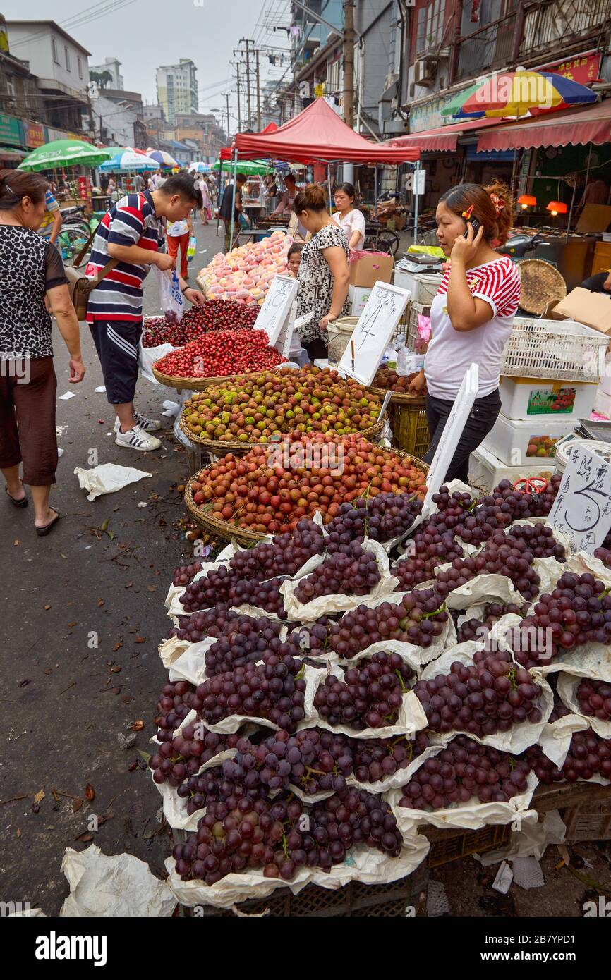 SHANGHAI, CHINA - fresh produce market in suburban Shanghai Stock Photo ...
