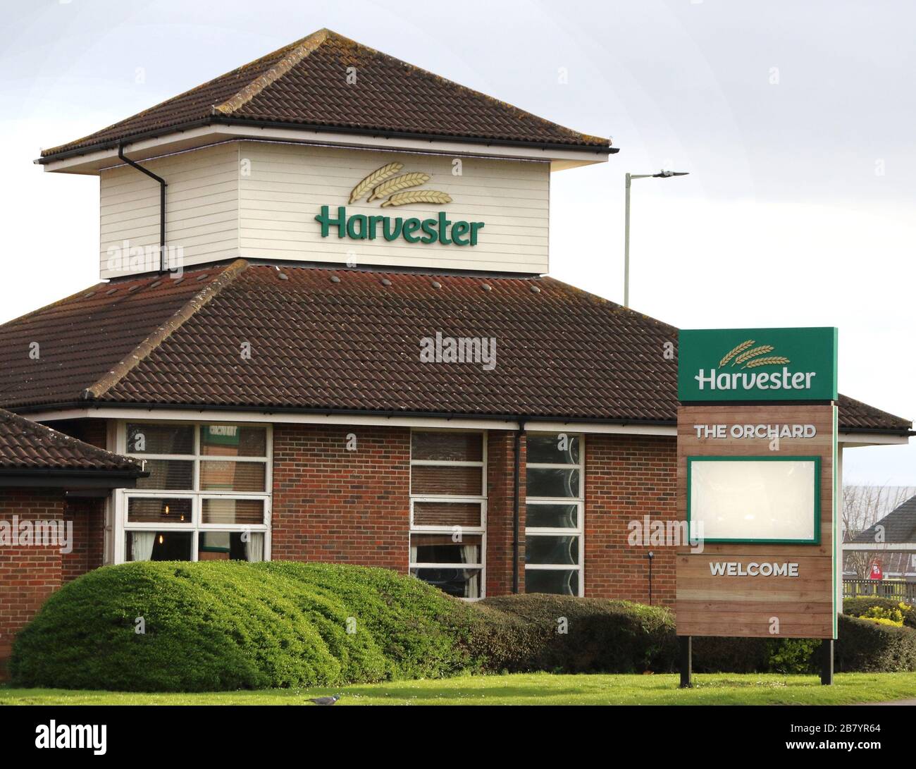 Harvester restaurant logo hi-res stock photography and images - Alamy