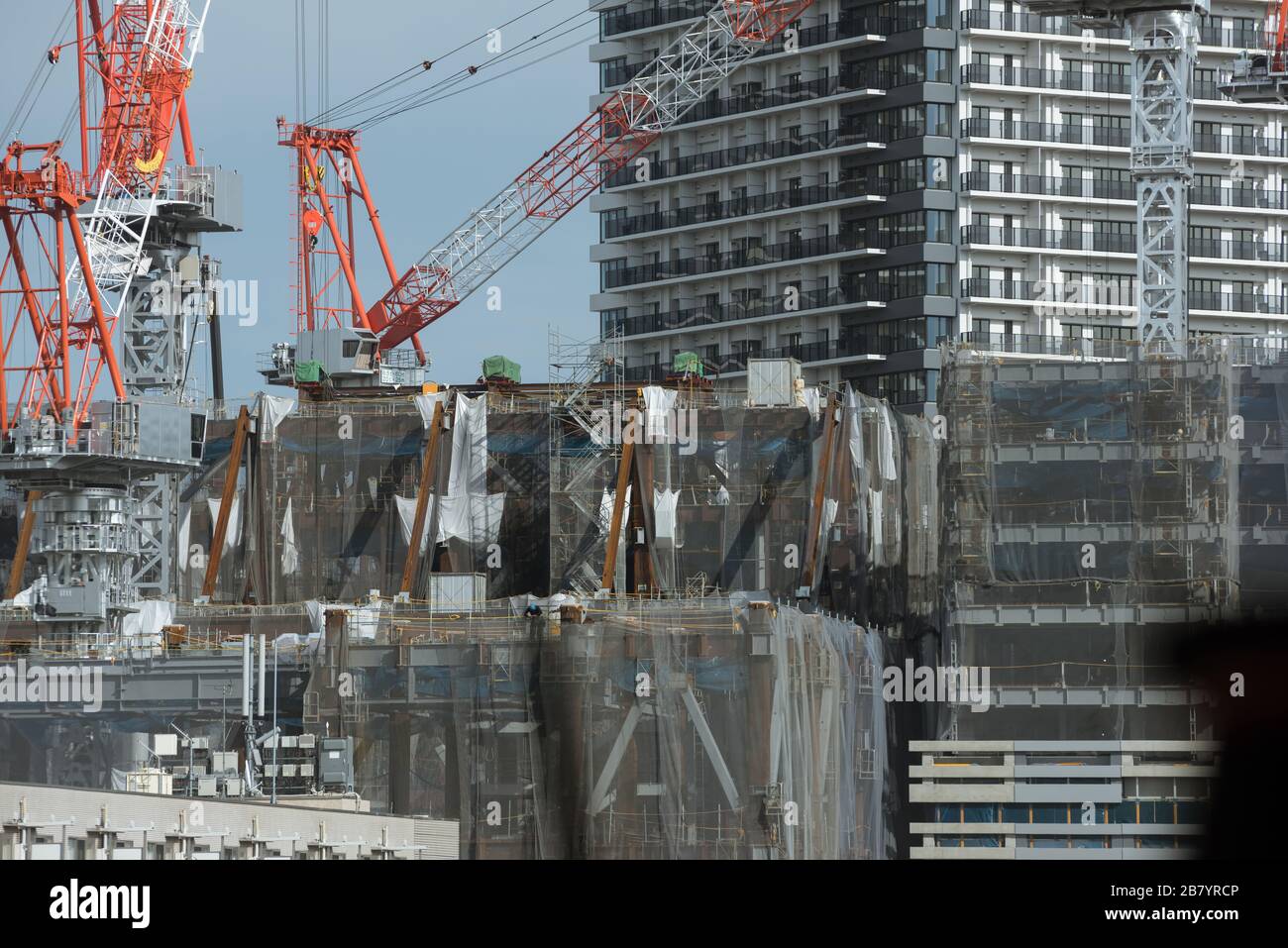 buildings under construction and cranes in Tokyo Stock Photo - Alamy