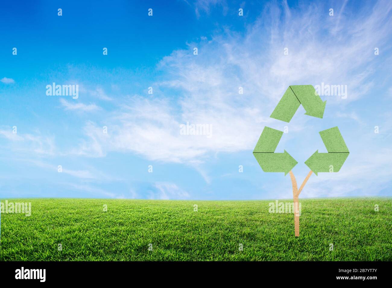 Concept recycle of life. Big alone tree in the field Stock Photo - Alamy