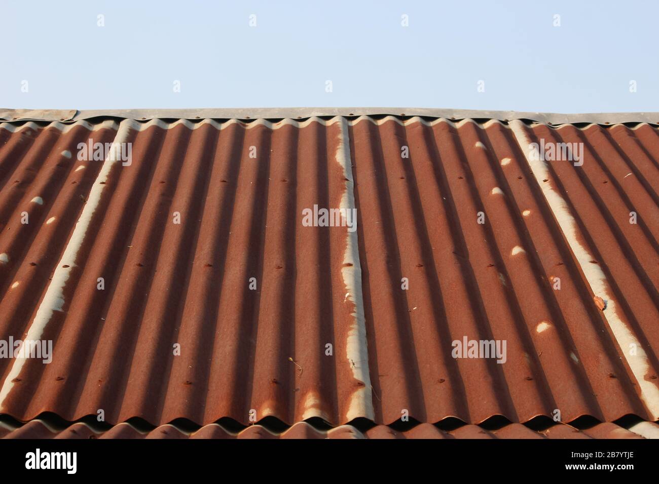 Rusty Corrugated Tin Roof High Resolution Stock Photography and Images ...