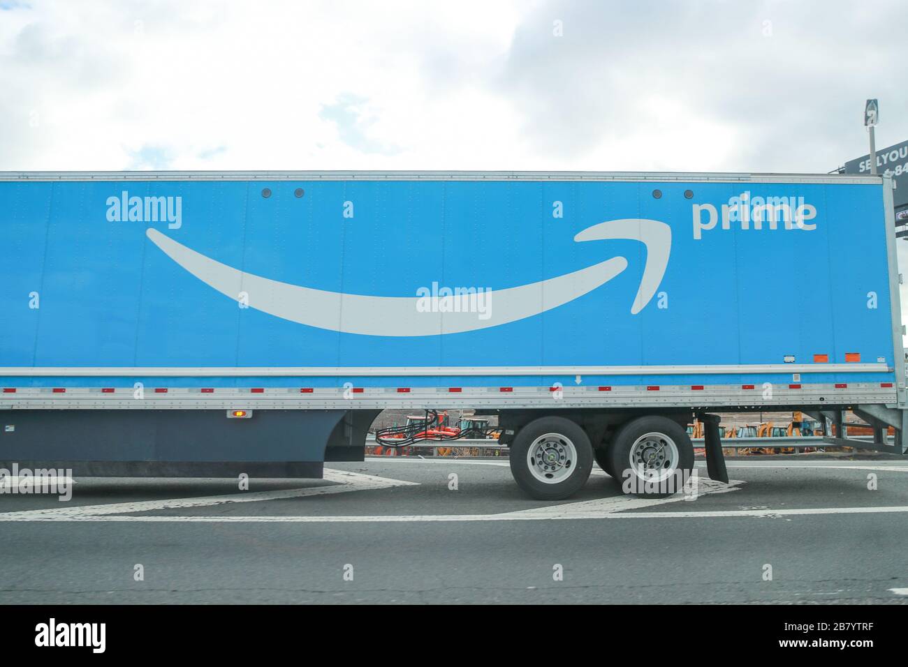 Amazon prime delivery hi-res stock photography and images - Alamy