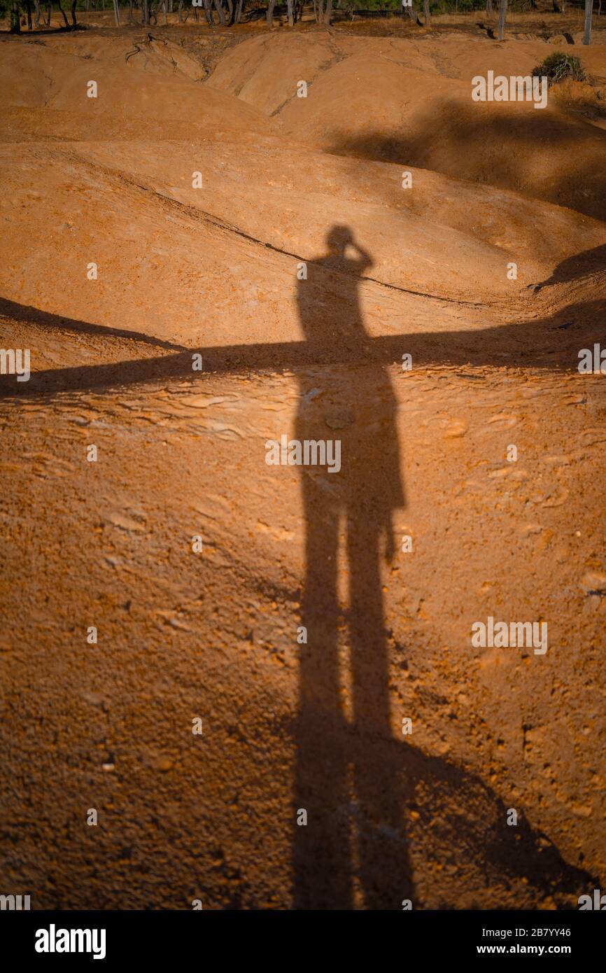 Shadow man in desert hi-res stock photography and images - Alamy