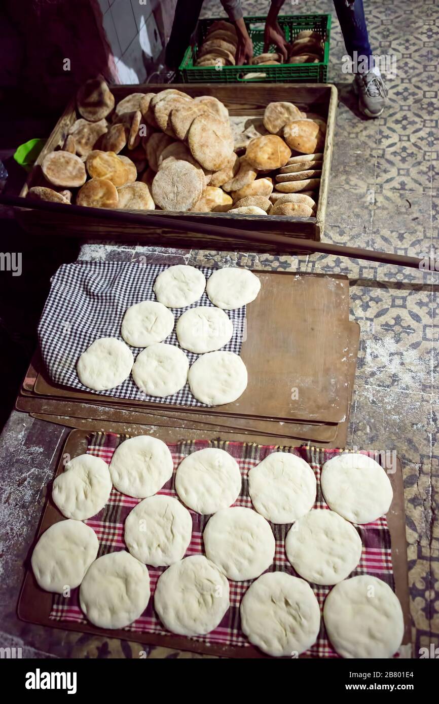 Moroccan round bread hi-res stock photography and images - Alamy