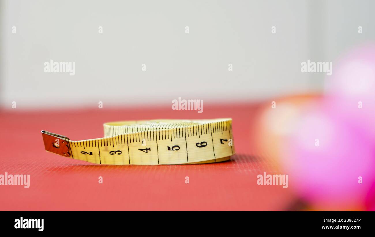 Measure size hi-res stock photography and images - Alamy