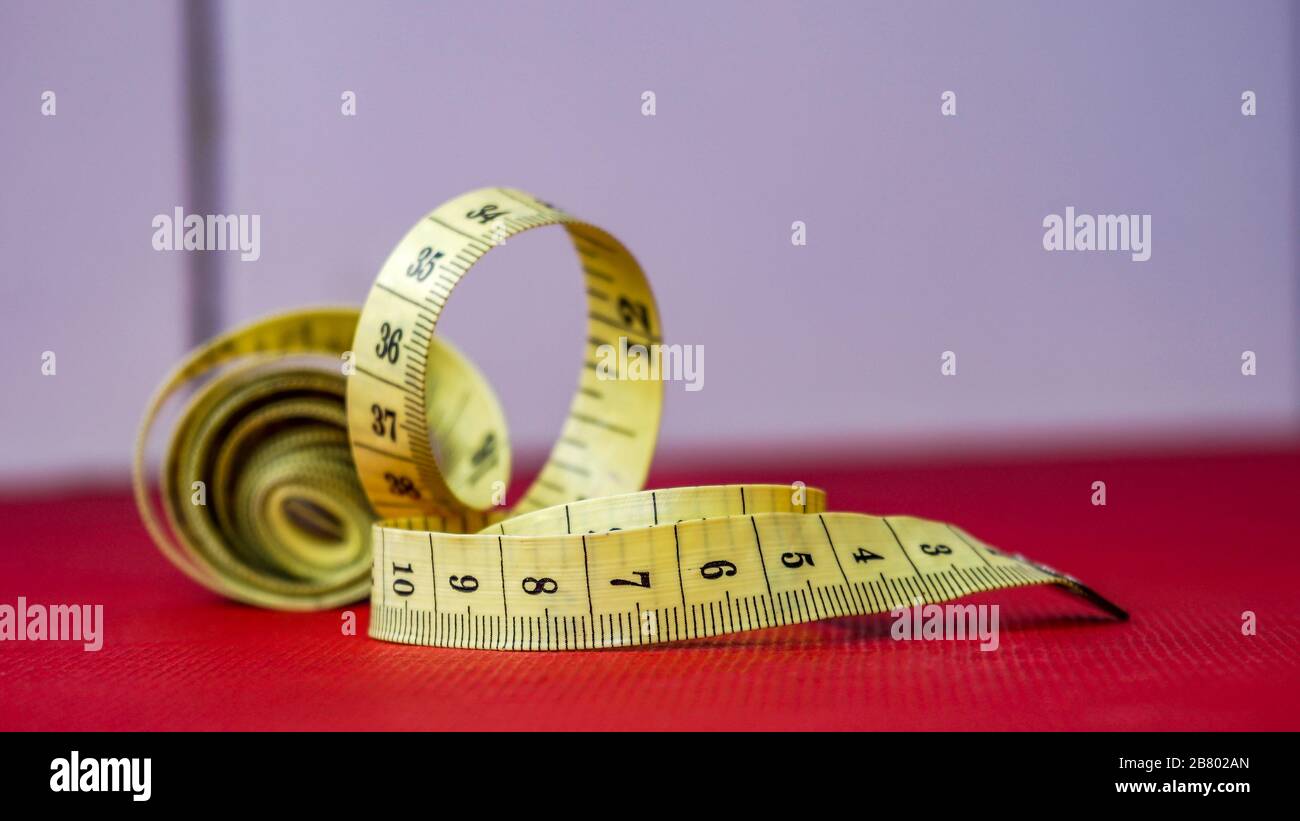 Measure size hi-res stock photography and images - Alamy