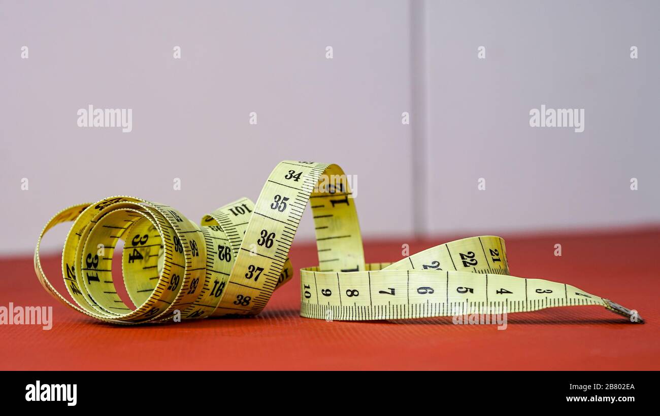 Measure size hi-res stock photography and images - Alamy