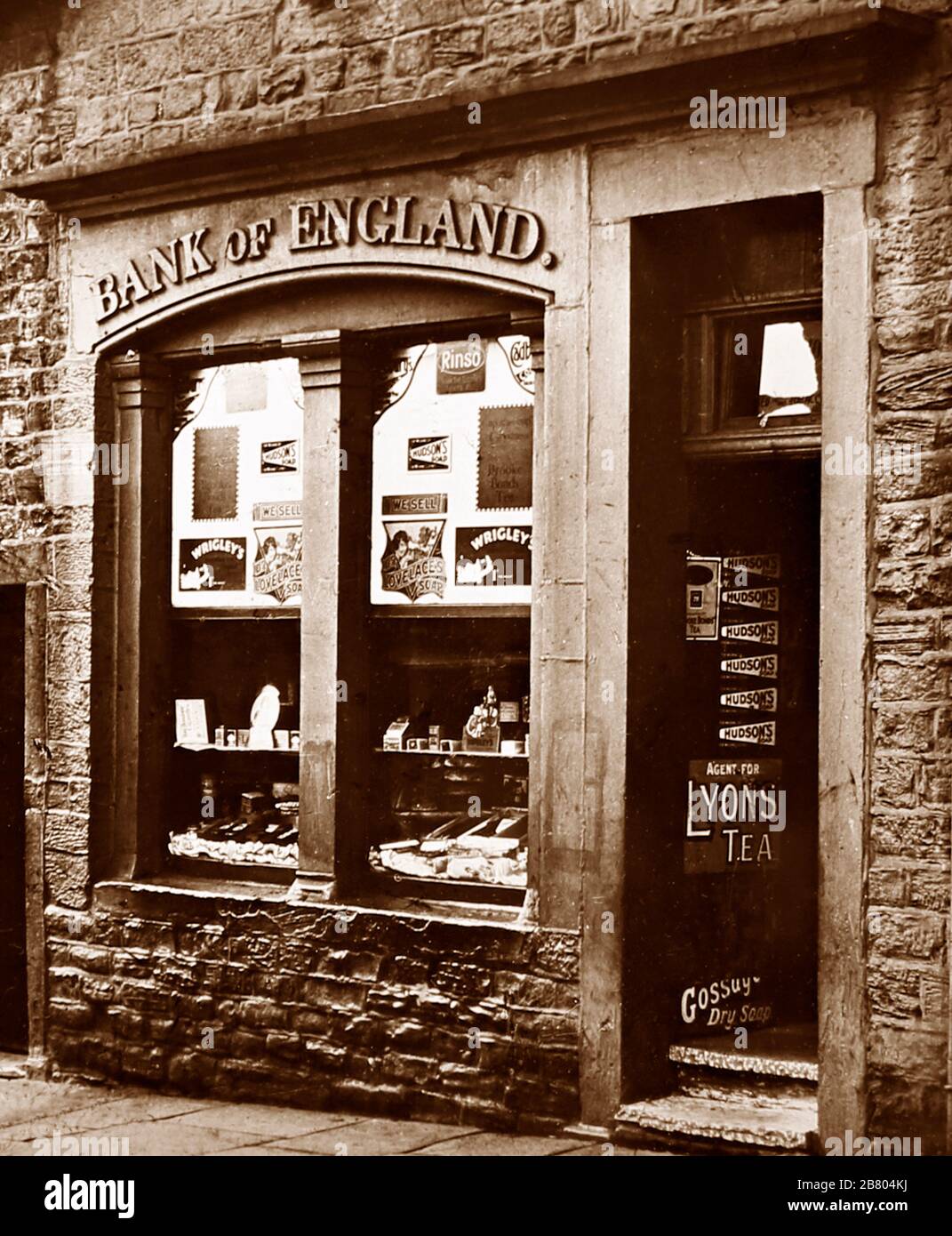 Victorian era bank hi-res stock photography and images - Alamy