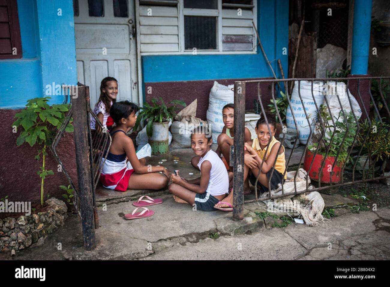 Cuban kids playing simple games Stock Photo - Alamy