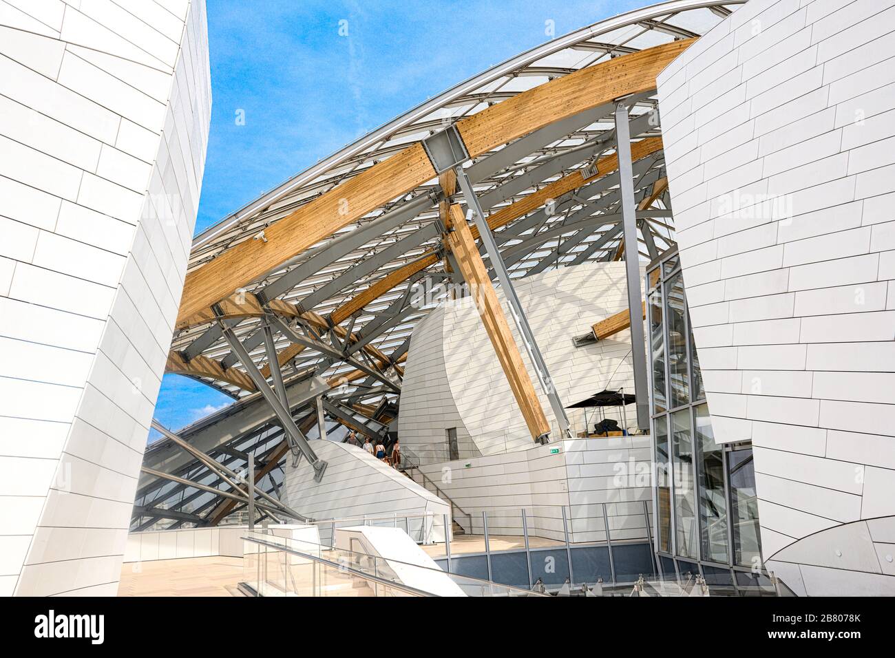 Louis vuitton museum paris hi-res stock photography and images - Alamy