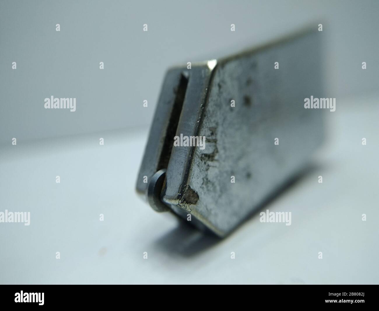 Glass cutter tool cutting glass hi-res stock photography and images - Alamy