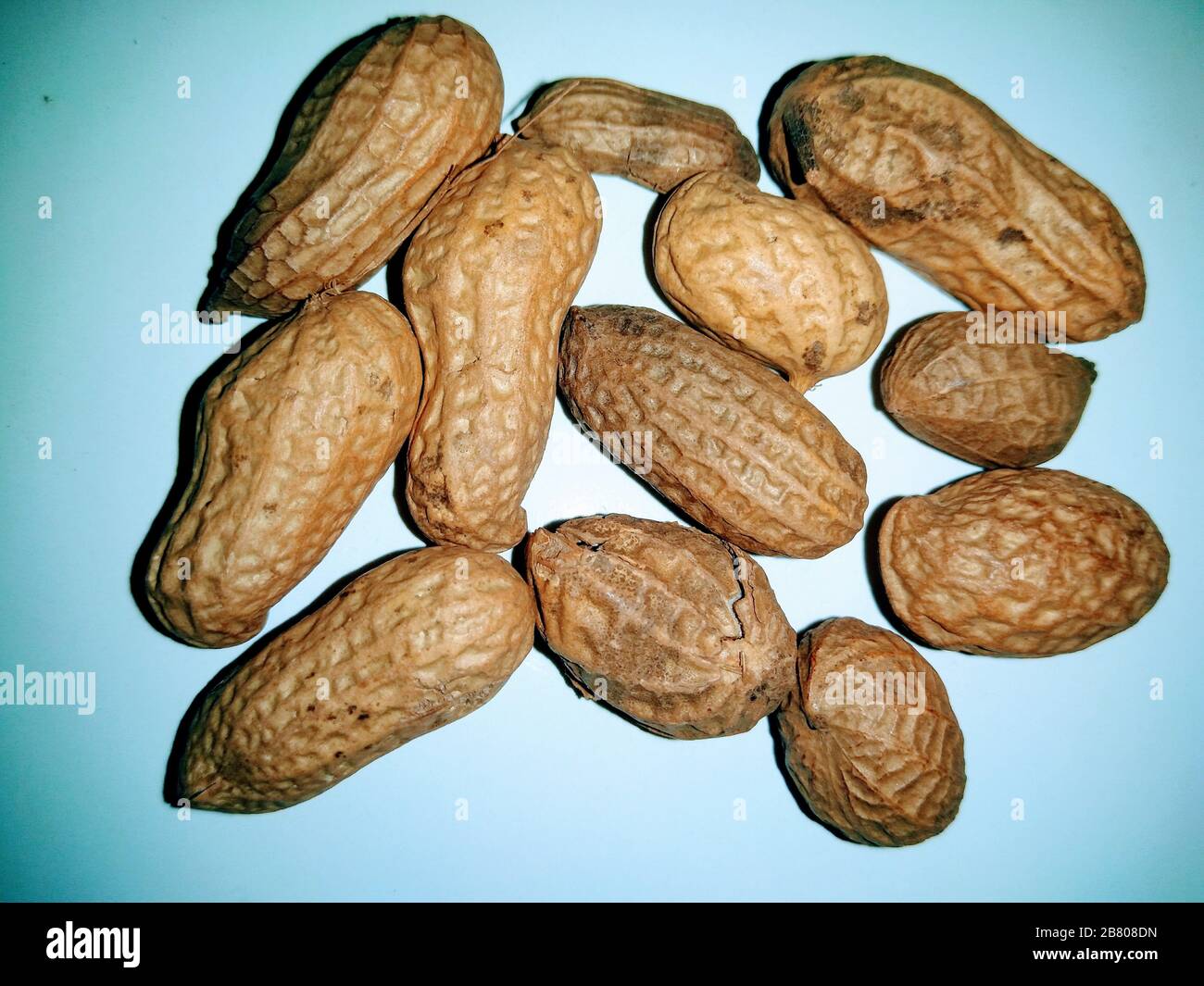 A picture of peanuts Stock Photo - Alamy