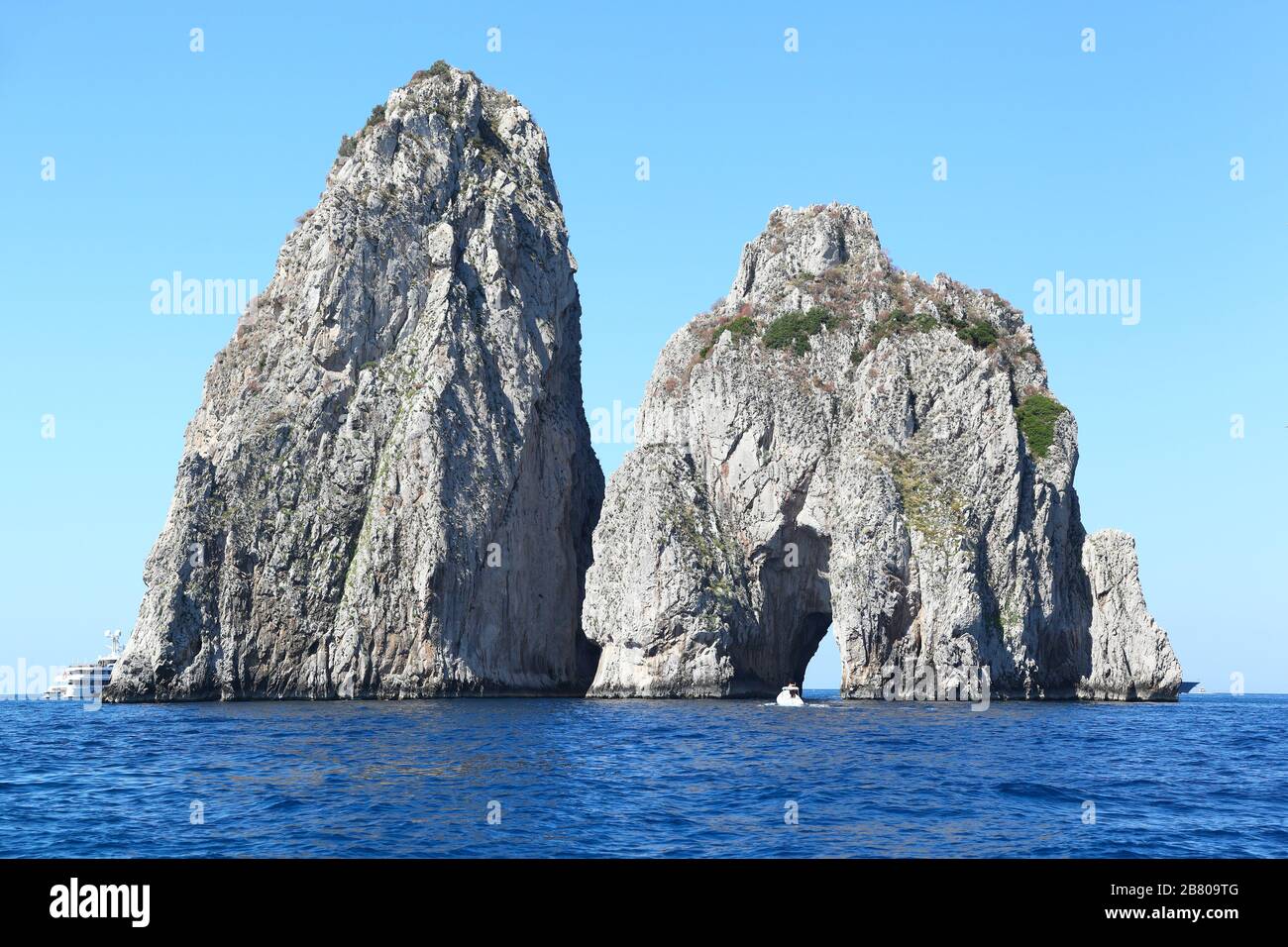 Capri, Italy: The famous Faraglioni rock stacks Stock Photo - Alamy
