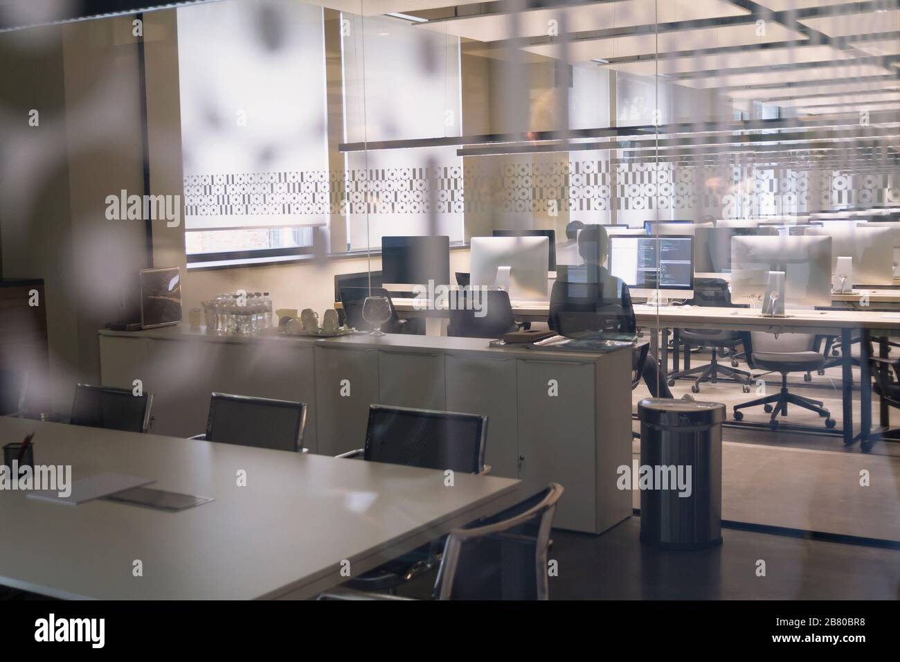 Modern computer class through the window. Education Stock Photo - Alamy