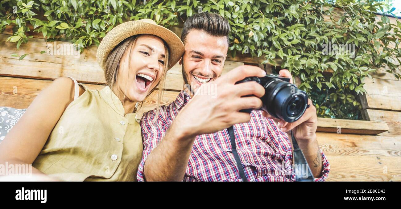 Mirrorless photos hi-res stock photography and images - Alamy