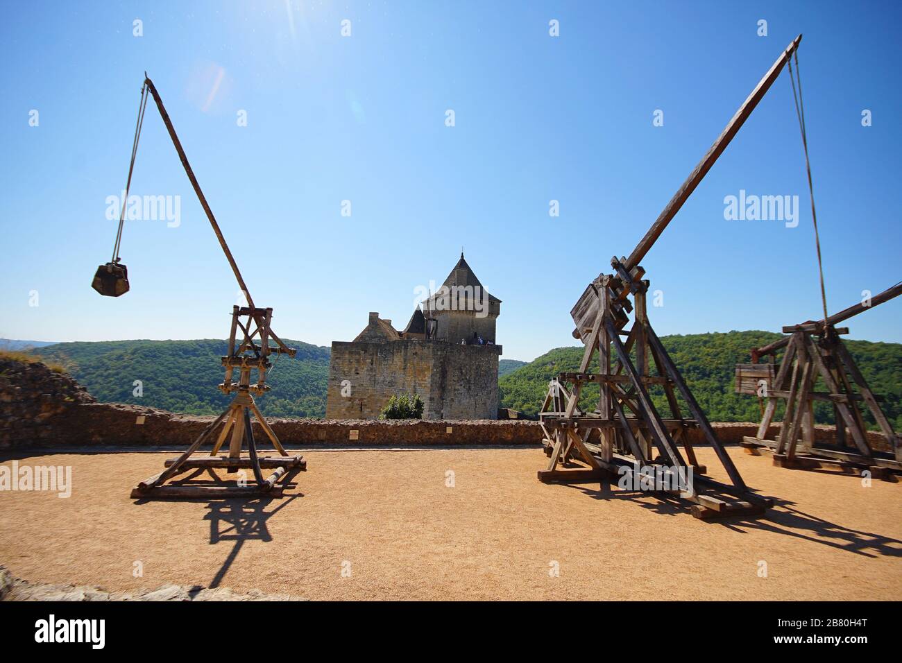 Catapults medieval hi-res stock photography and images - Alamy