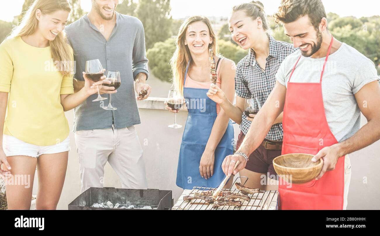 Barbecue friends hi-res stock photography and images - Alamy