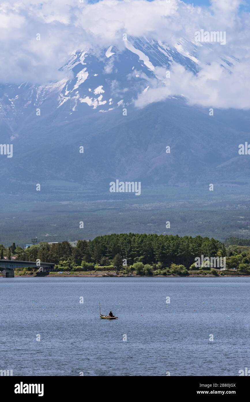 Kawaguchiko lake view with Mount Fuji at background Stock Photo - Alamy