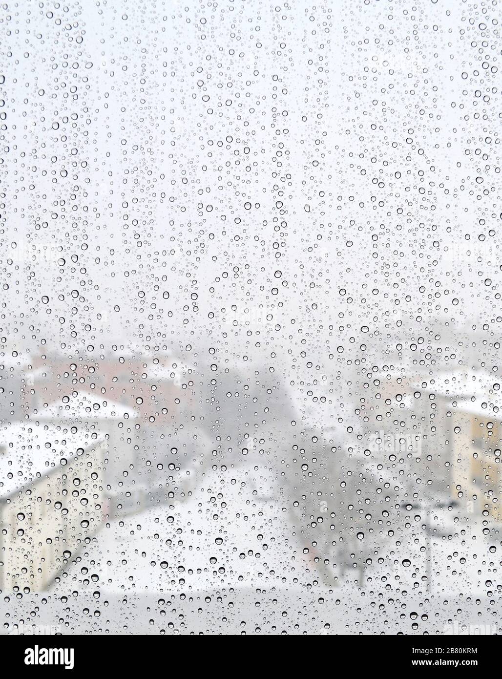 Window dew drops looking out hi-res stock photography and images - Alamy
