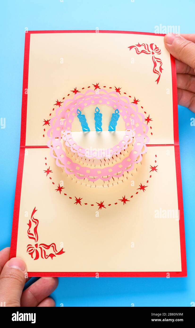 Man holding birthday card hi-res stock photography and images - Alamy