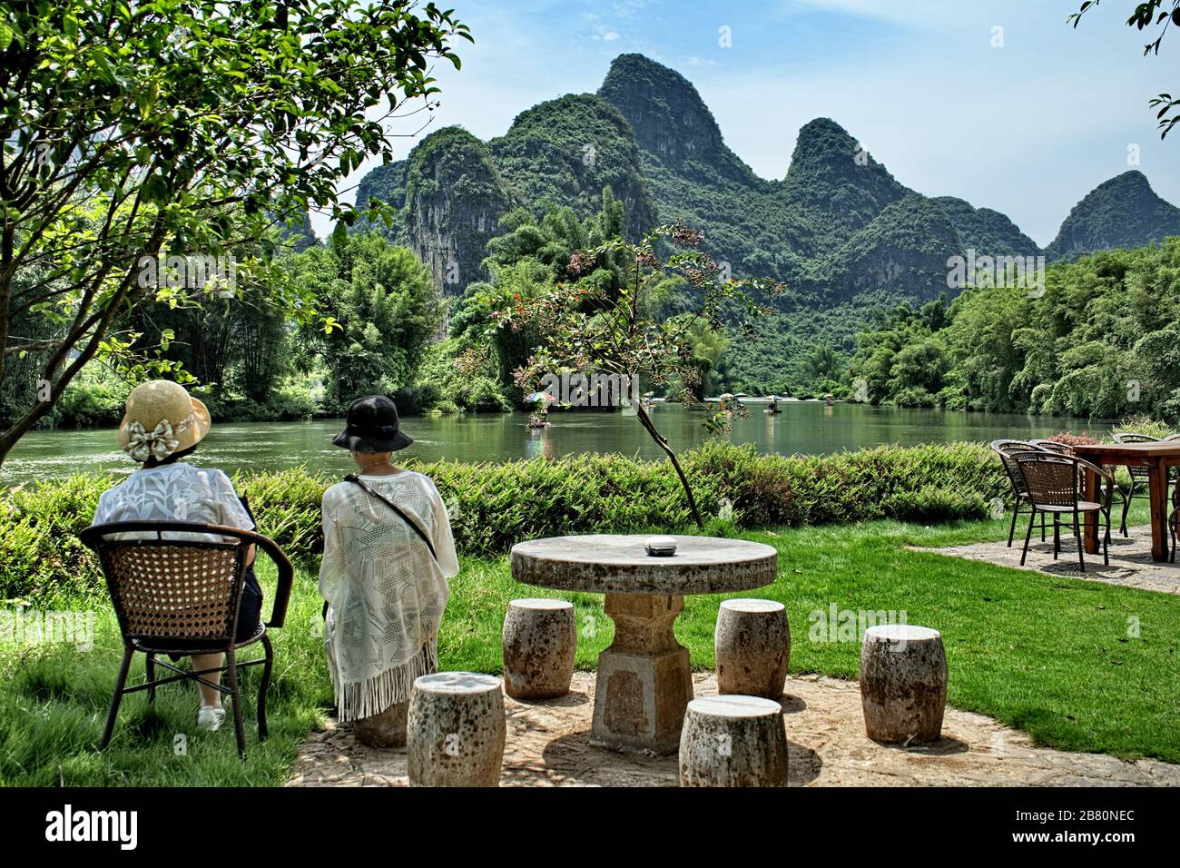 Guilin guangxi chinese holiday hi-res stock photography and images - Alamy