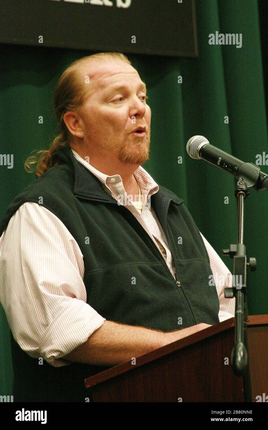 Molto mario hi-res stock photography and images - Alamy