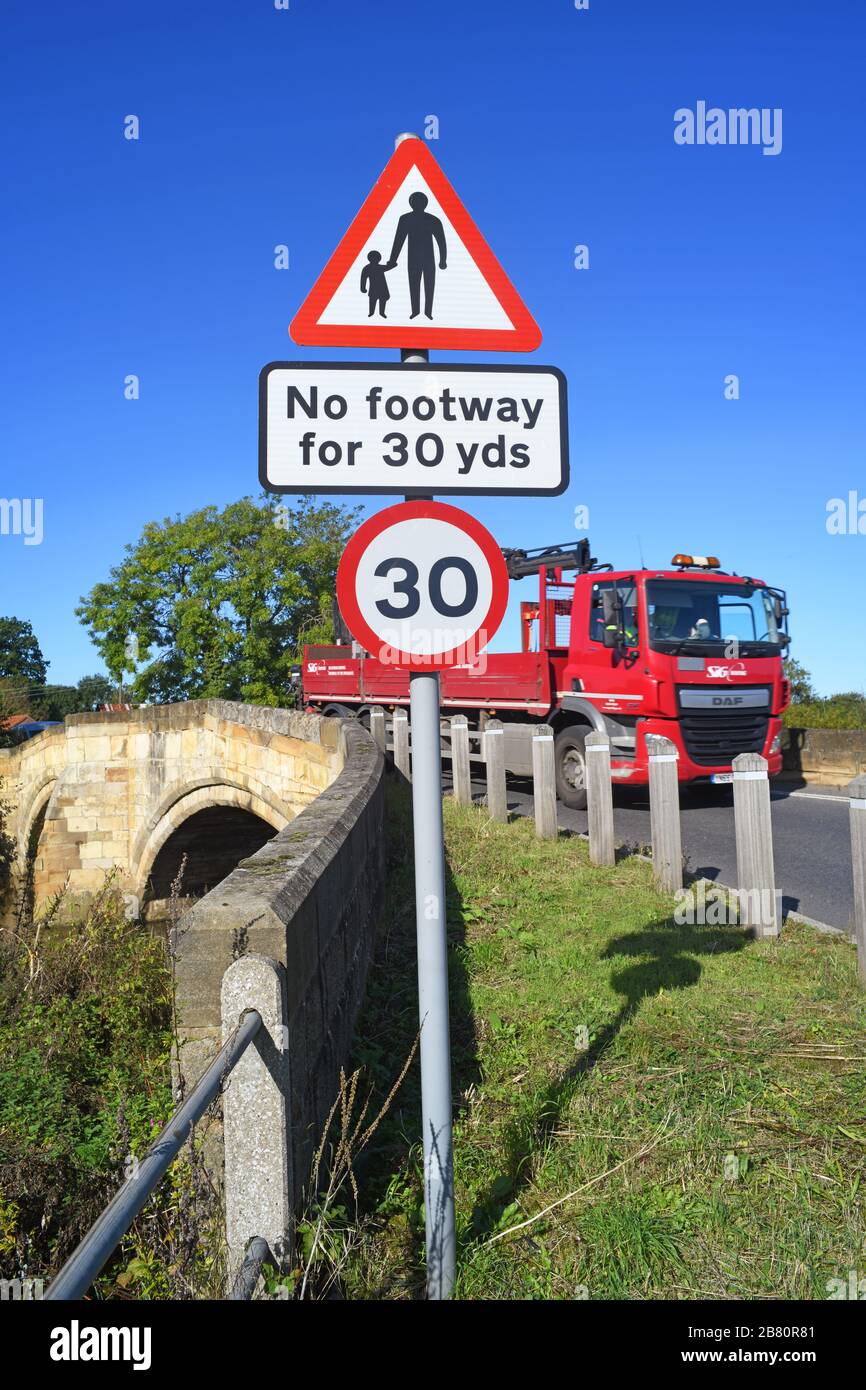 Narrow bridge ahead road sign hi-res stock photography and images - Alamy