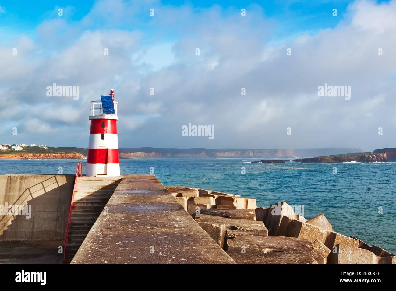 Navy pier lighthouse hi-res stock photography and images - Alamy