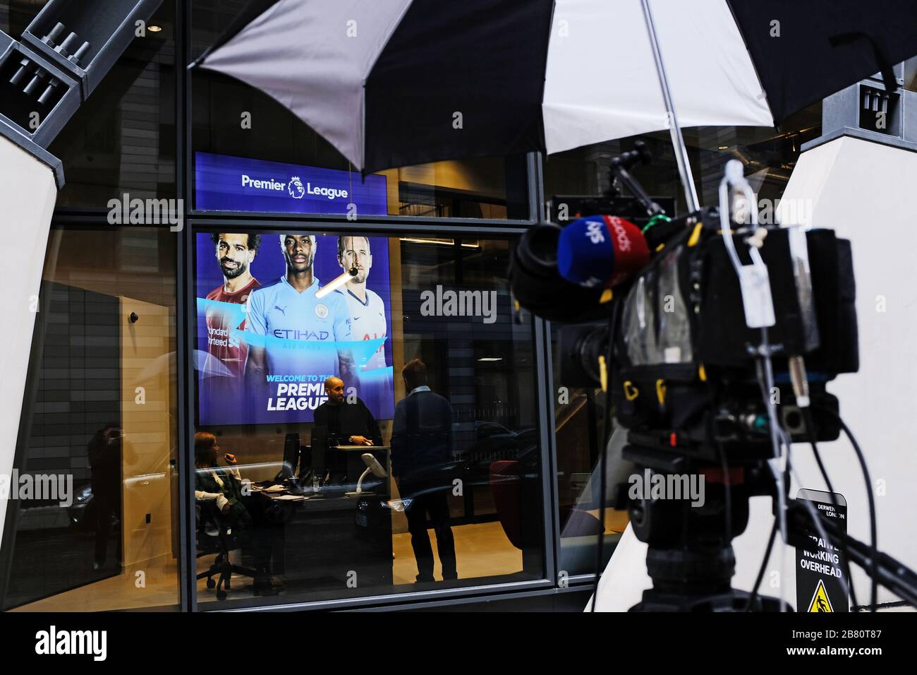 Members media wait outside premier league offices hi-res stock ...