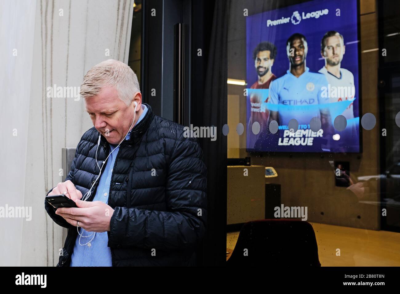 Members media wait outside premier league offices hi-res stock ...