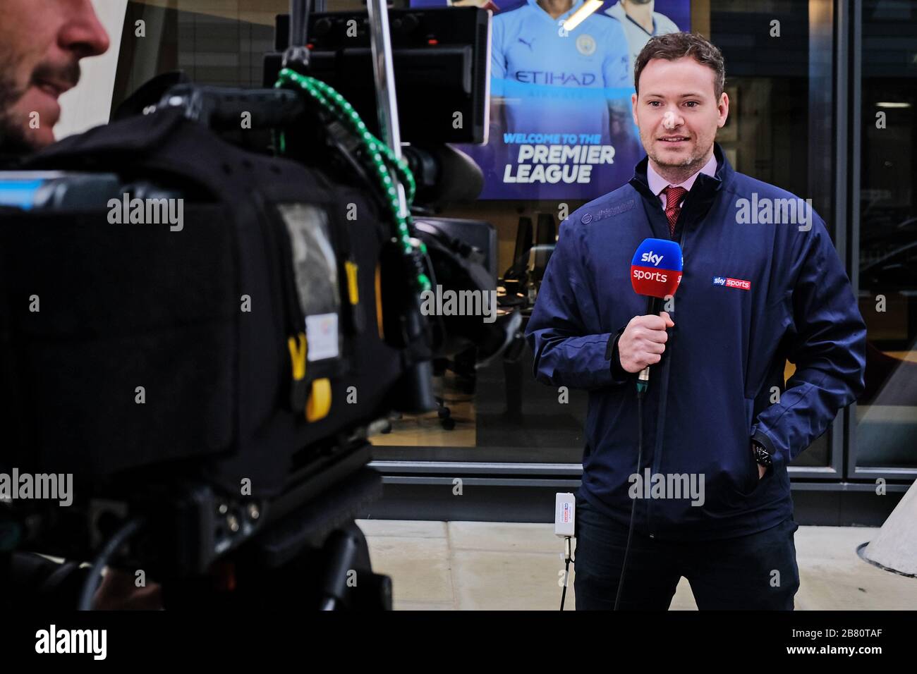 Members media wait outside premier league offices hi-res stock ...