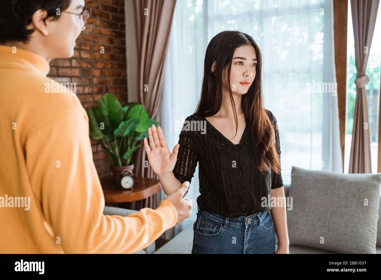 beautiful woman refuse to shake her hand Stock Photo - Alamy