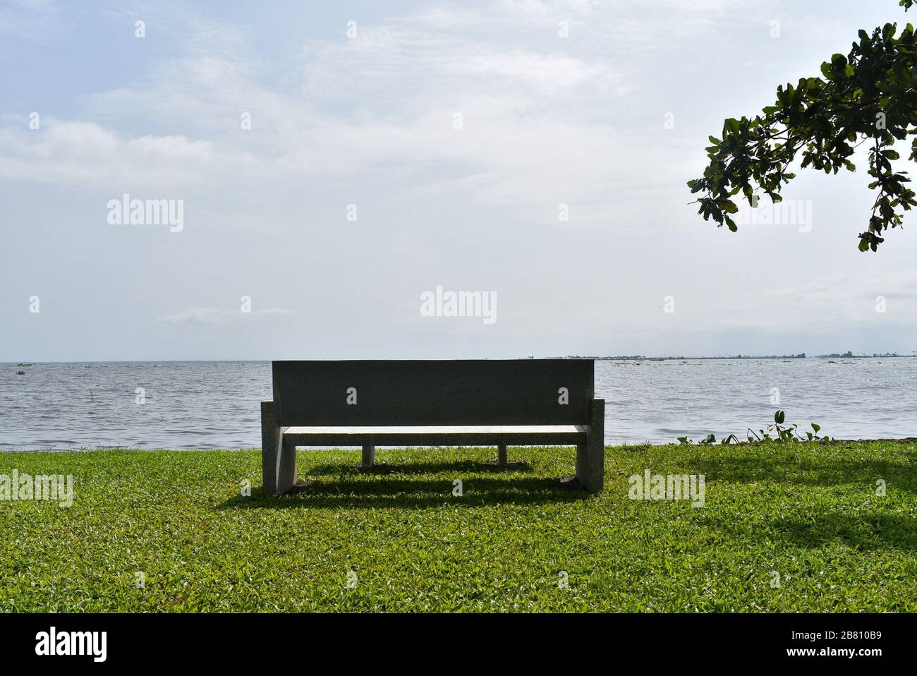 Facing the horizon hi-res stock photography and images - Alamy