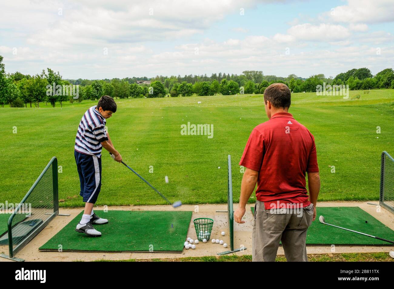 Uk golf lesson range hi-res stock photography and images - Alamy