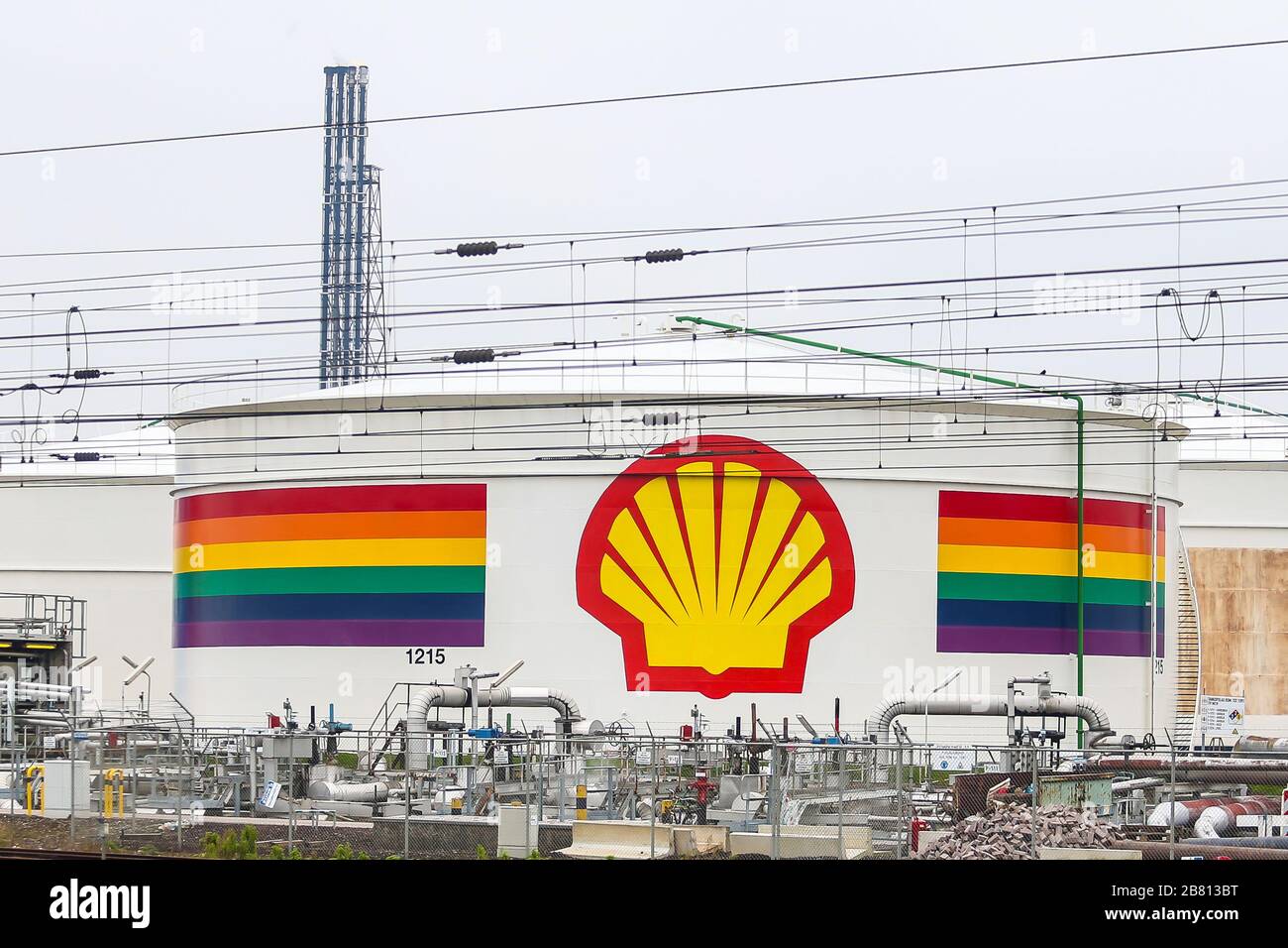 ROTTERDAM - SHELL Stock Photo - Alamy