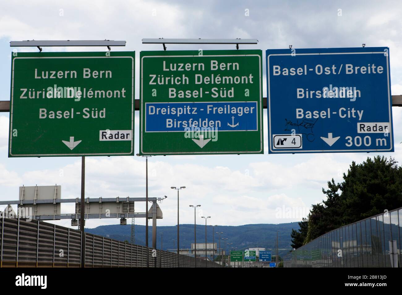 Autobahnschild hi-res stock photography and images - Alamy