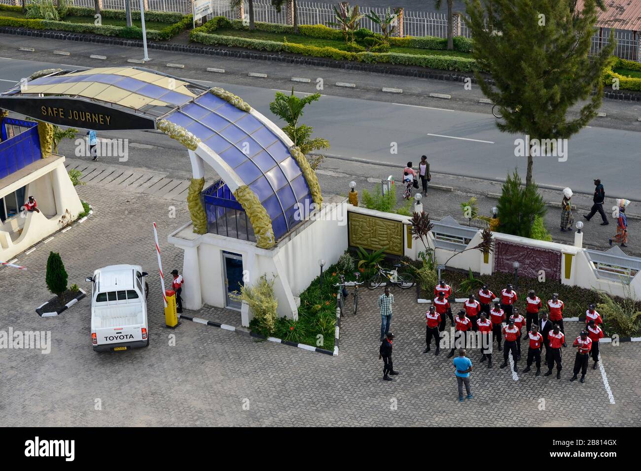 Hotel security guard hi-res stock photography and images - Alamy