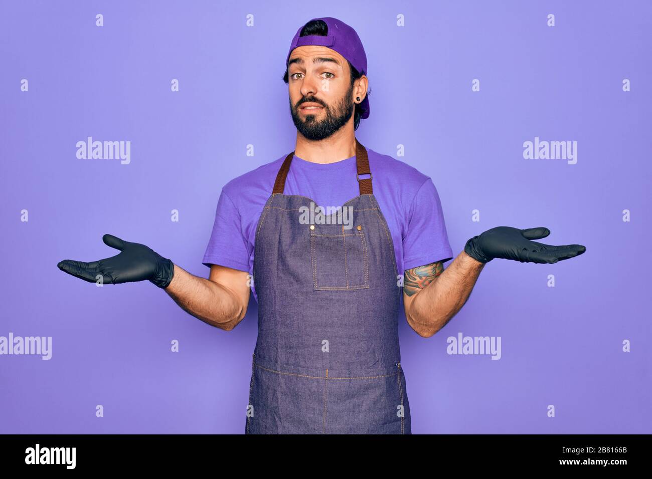 Shrug bear hi-res stock photography and images - Alamy