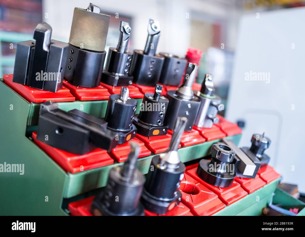 Milling cutters set for metal milling machines. Cutter with replaceable ...